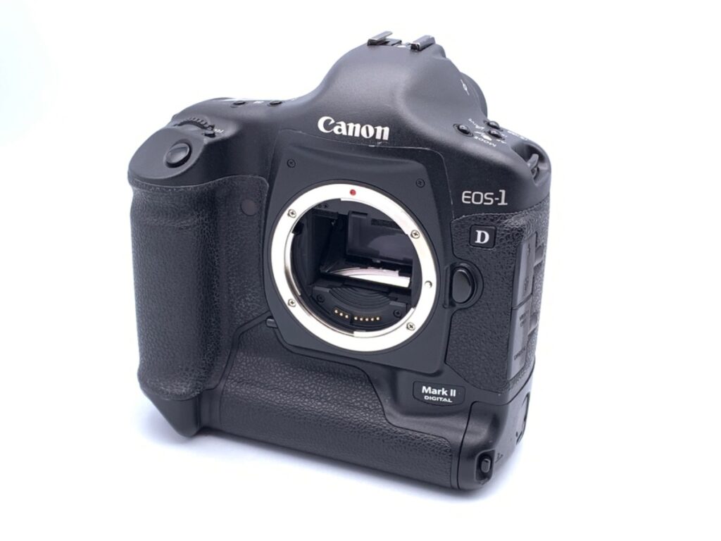 EOS-1D Mark II 実用性能が光る 堅牢ボディと高速連写で確実に撮れるプロ仕様モデル - 魅惑の中望遠