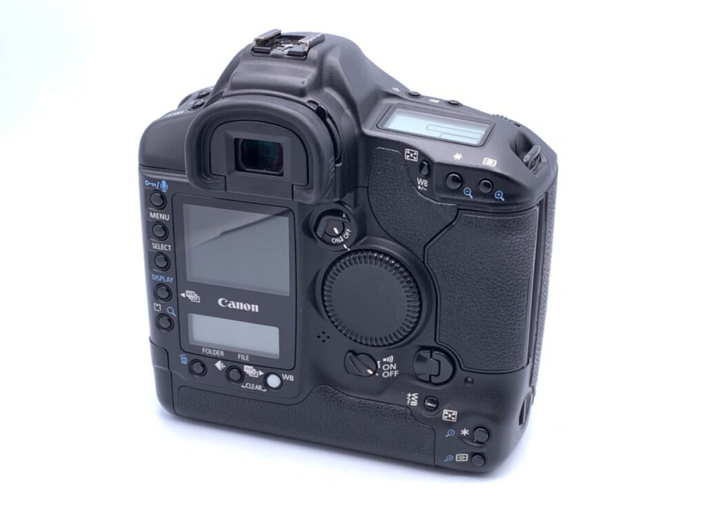 EOS-1D Mark II 実用性能が光る 堅牢ボディと高速連写で確実に撮れるプロ仕様モデル - 魅惑の中望遠
